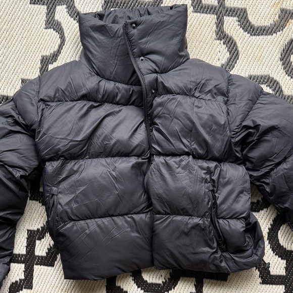ALO Yoga | Jackets & Coats | Alo Yoga Black Puffer Jacket | Poshmark